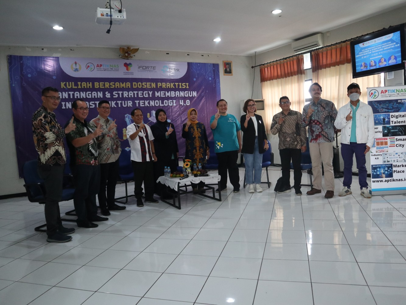 Seminar Strategi Transformasi Digital untuk Manufaktur di Surabaya 20 ...